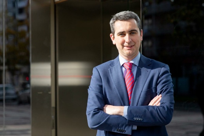 Daniel Cámara, director antes de los 40